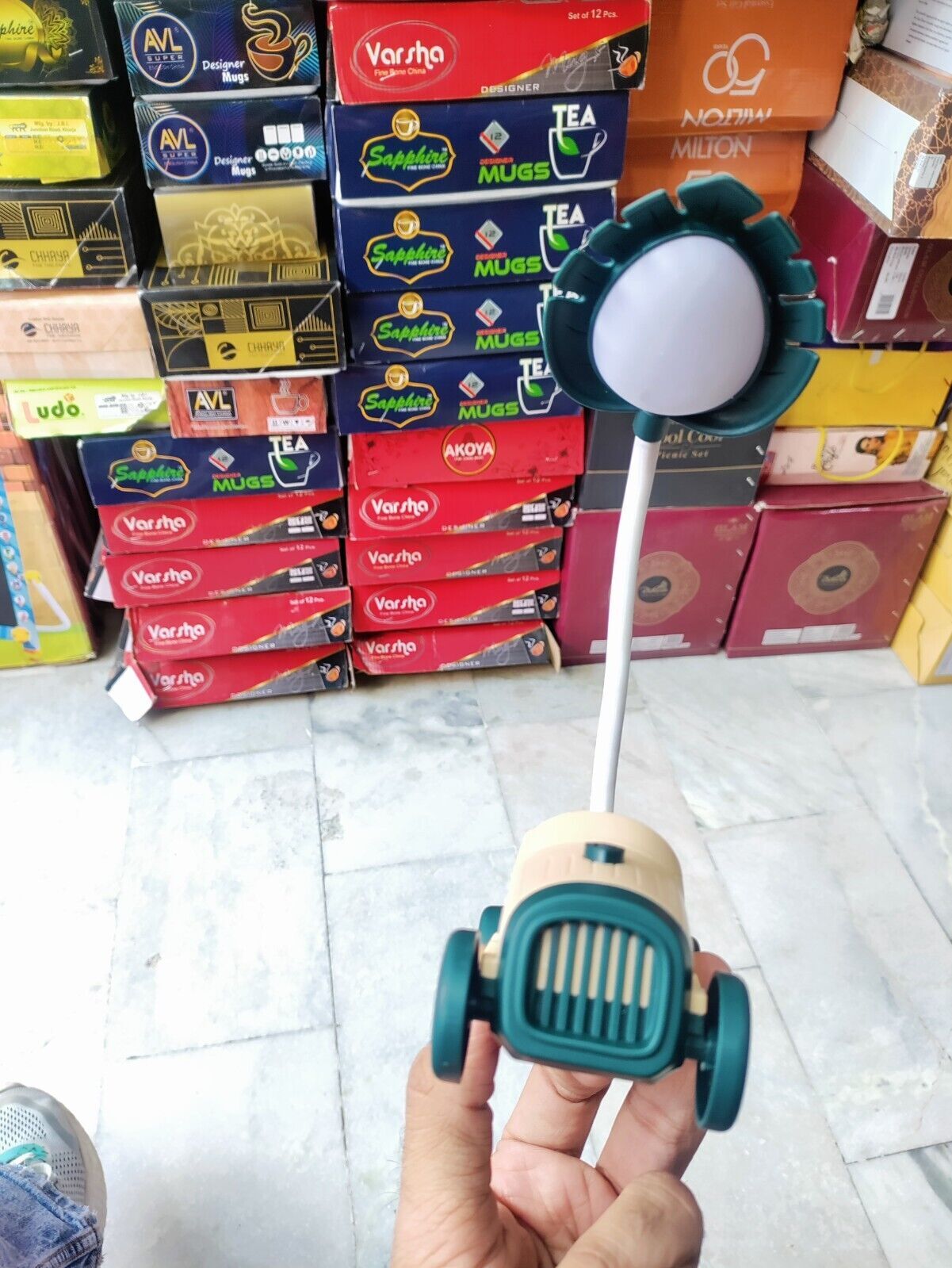 MULTIFUNCTIONAL HANDY LAMP -ADJUSTABLE - MOBILE STAND - MINI ...