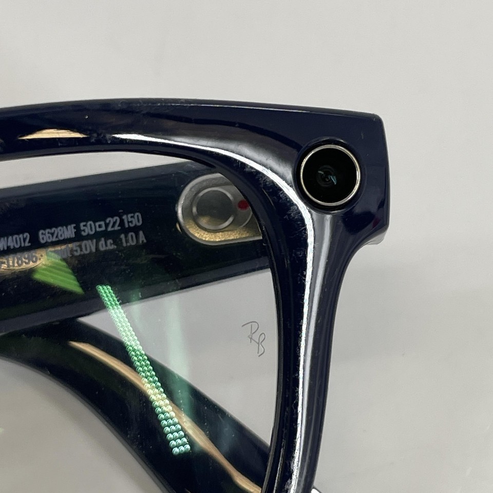 Ray-Ban Meta Wayfarer (Gen 2) Shiny Cosmic Blue/Sapphire Transitions ...