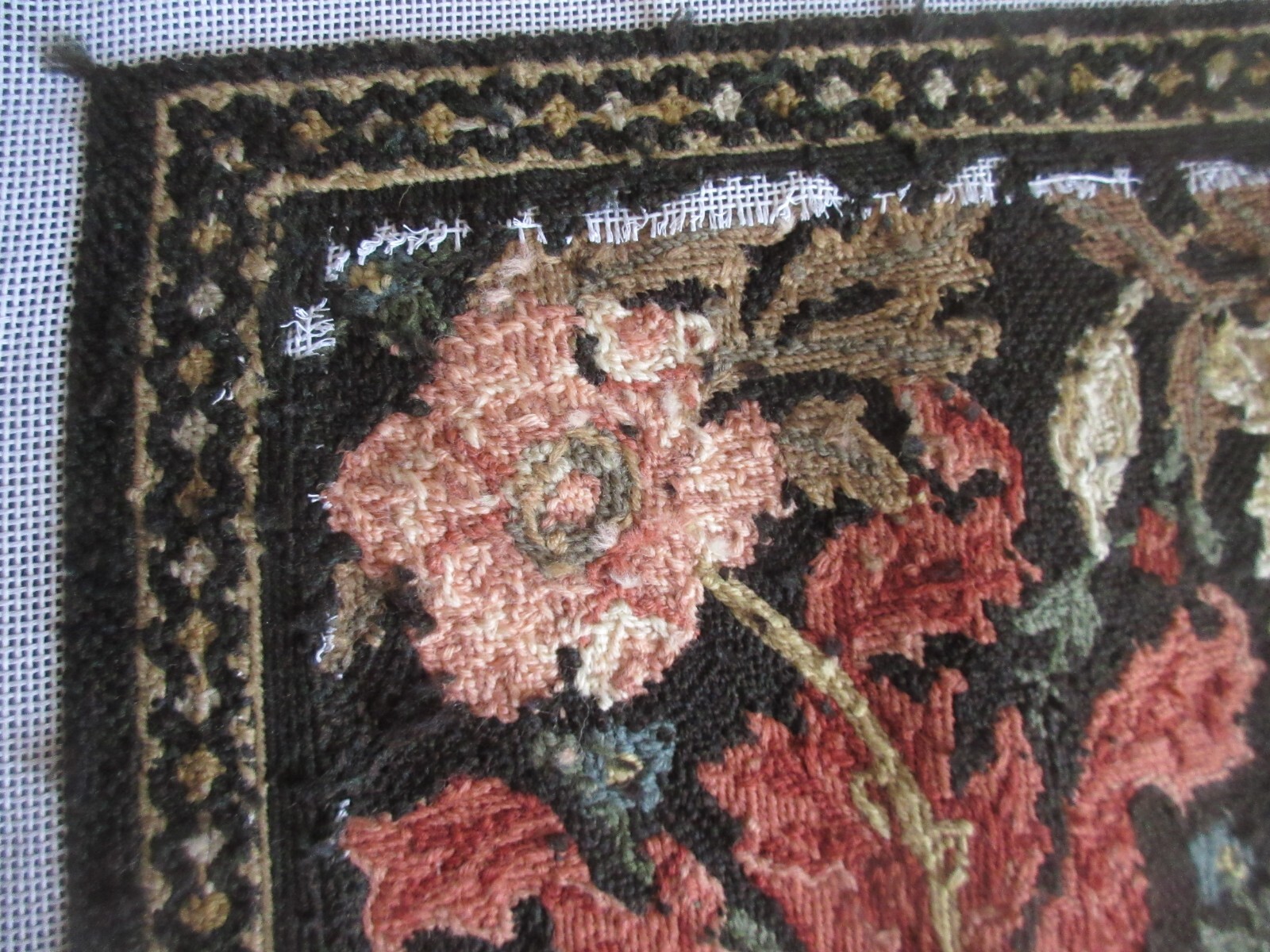 Beth Russell Designers Forum Stitched Needlepoint COMPTON/Border ...