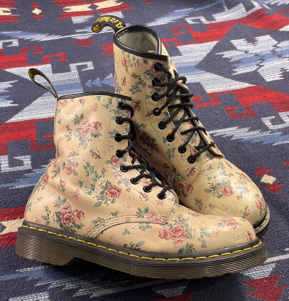 Doc Martens Floral Pink