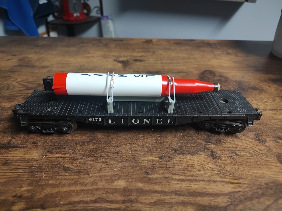 Postwar Lionel Black 6175 Rocket Flat Car w/ Original Rocket | eBay