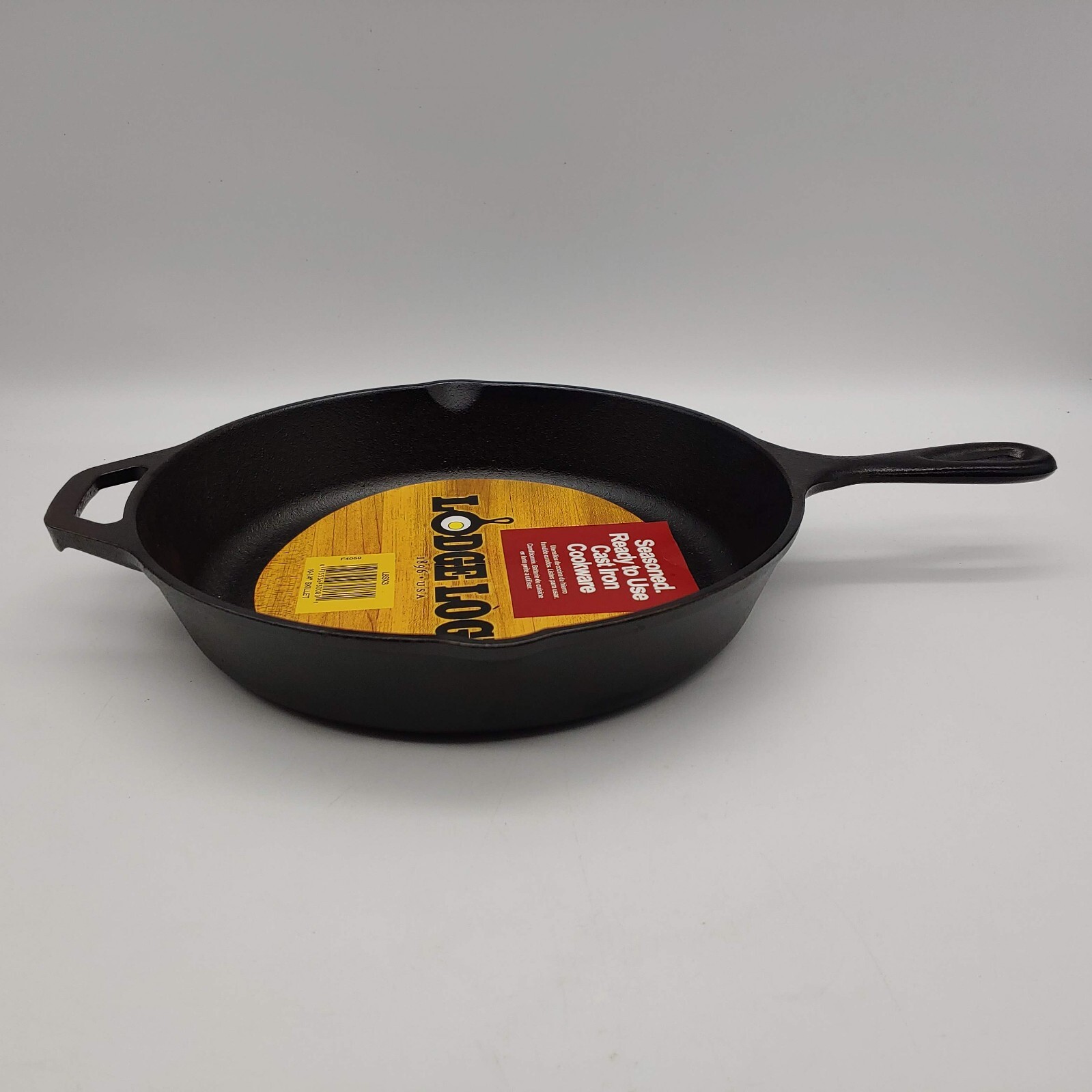 - NEW - LODGE LOGIC Pre-Seasoned 10 1/4