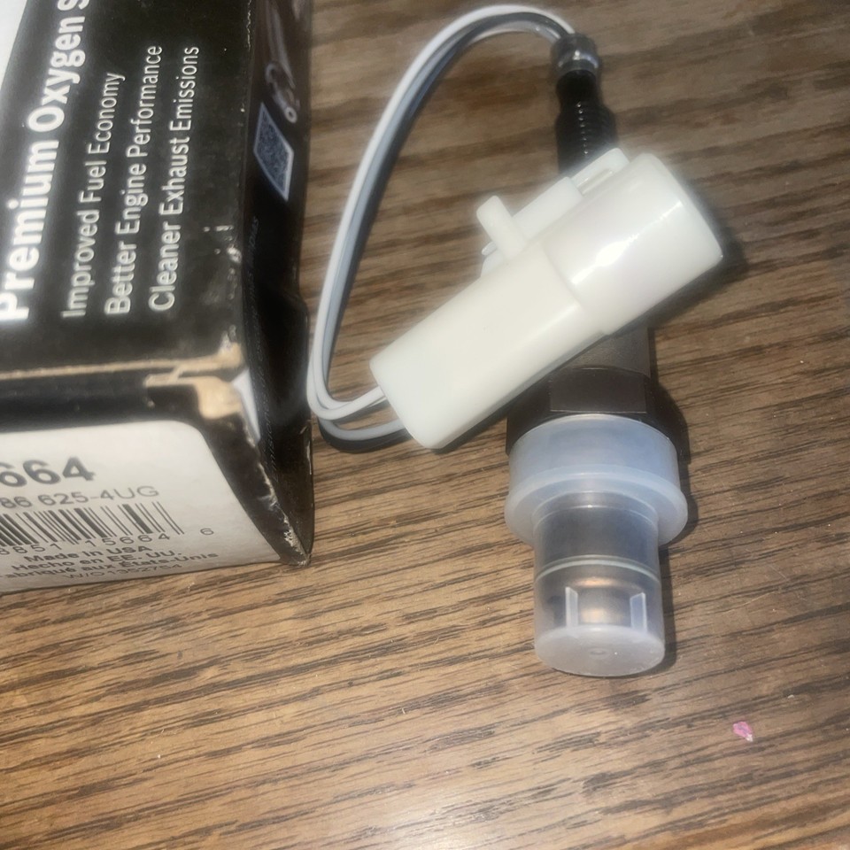 Bosch 15664 O2 Oxygen Sensor Driver or Passenger Side Downstream ...