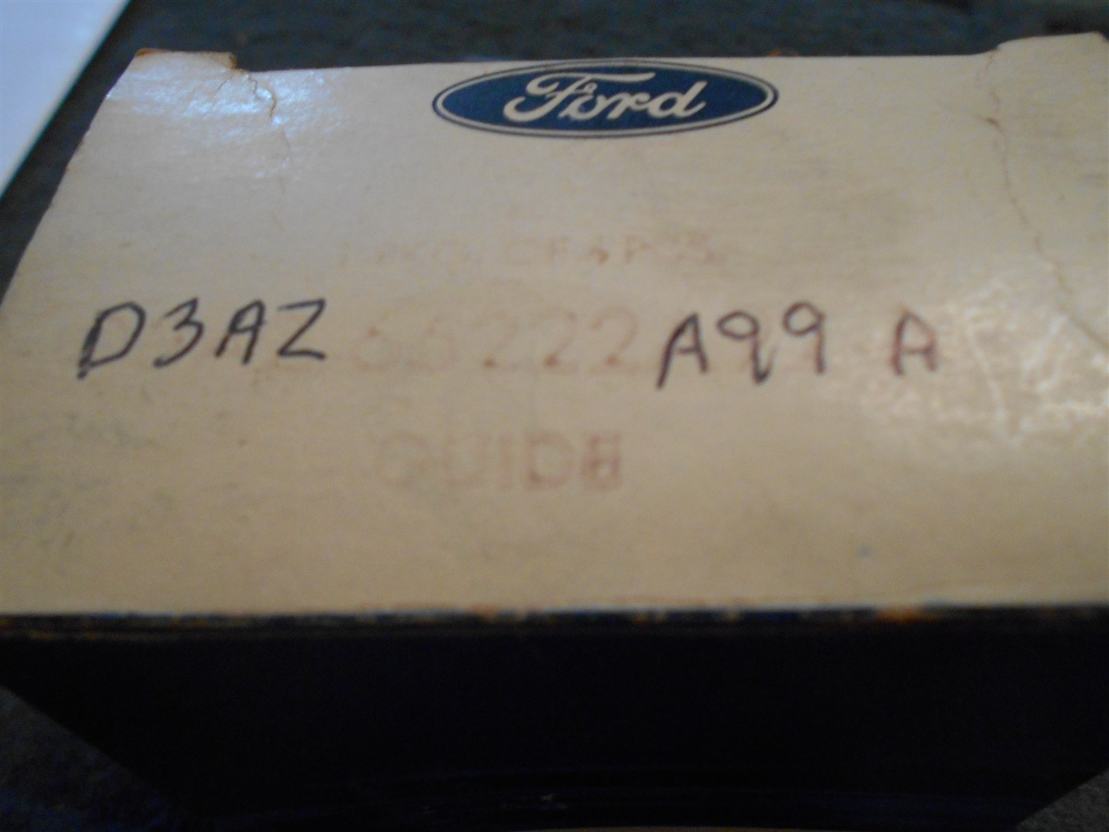 NOS 1977 1978 1979 FORD LTD II FRONT DOOR WINDOW LOWER GUIDE D3AZ ...