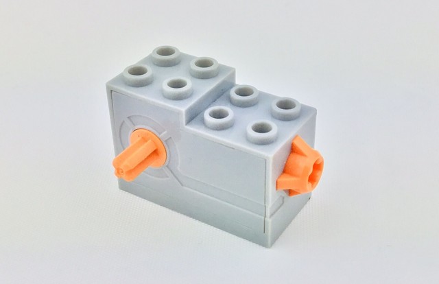 LEGO - Windup Motor 2 x 4 x 2 1/3 with Orange Release Button - Light ...