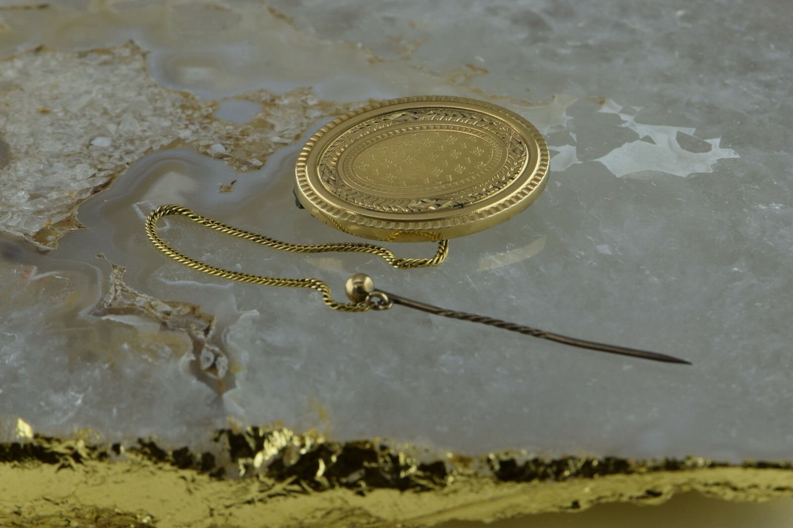 Antique 10K Gold Tested Victorian Oval Boss Pin Circa… - Gem