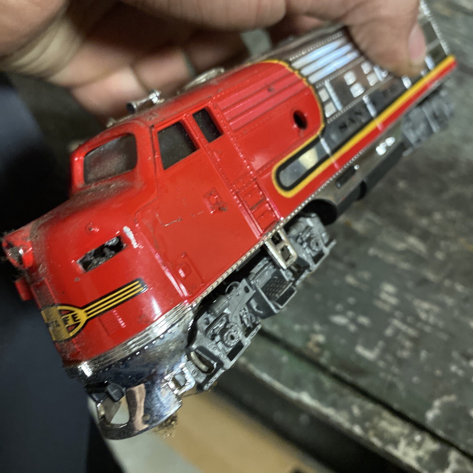 HO Scale Bachmann EMD F9 Diesel Locomotive Santa Fe 307 | eBay