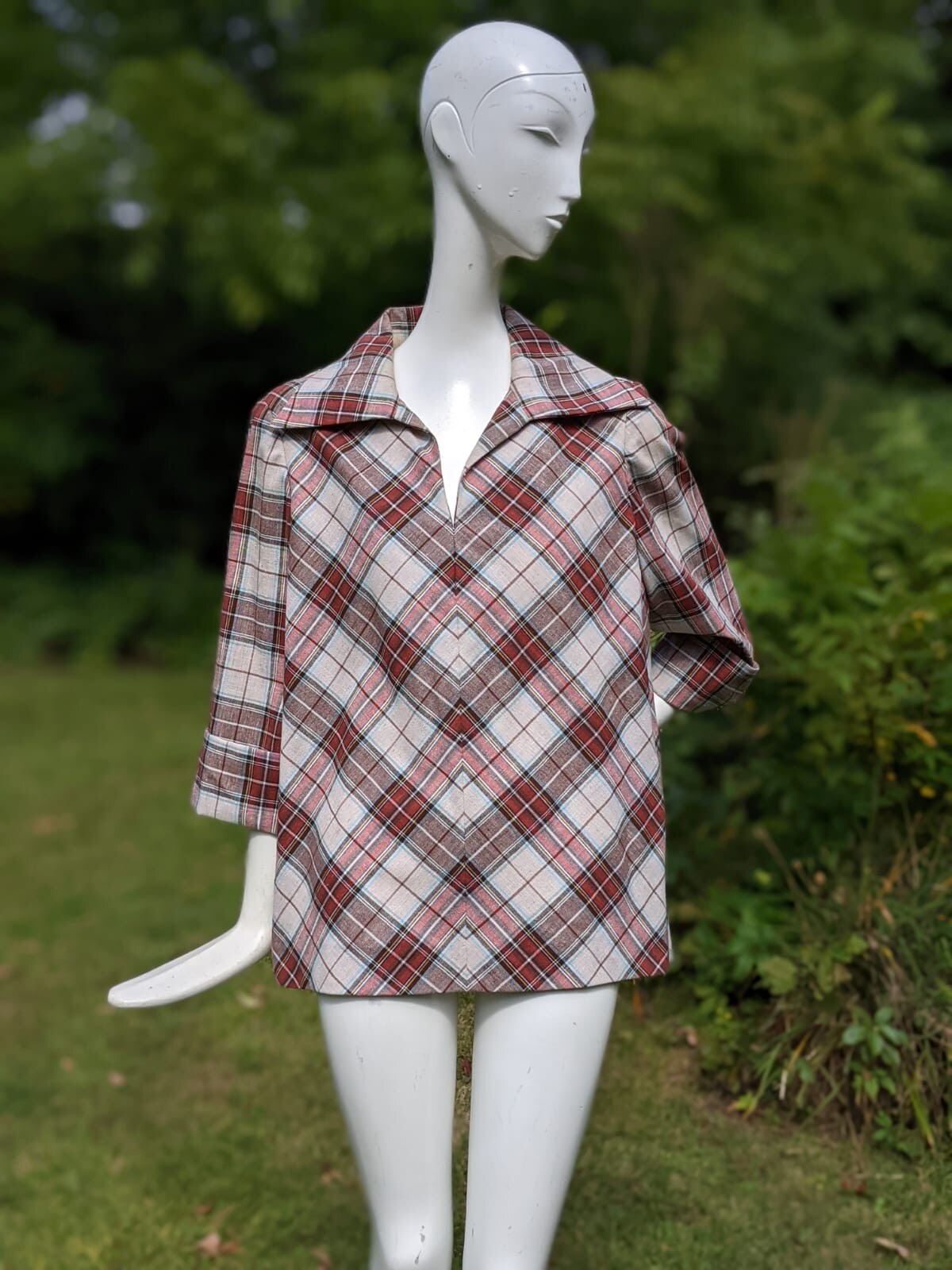 VINTAGE 1970’S PLAID TOP W OVERSIZED FLARE COLLAR - Gem