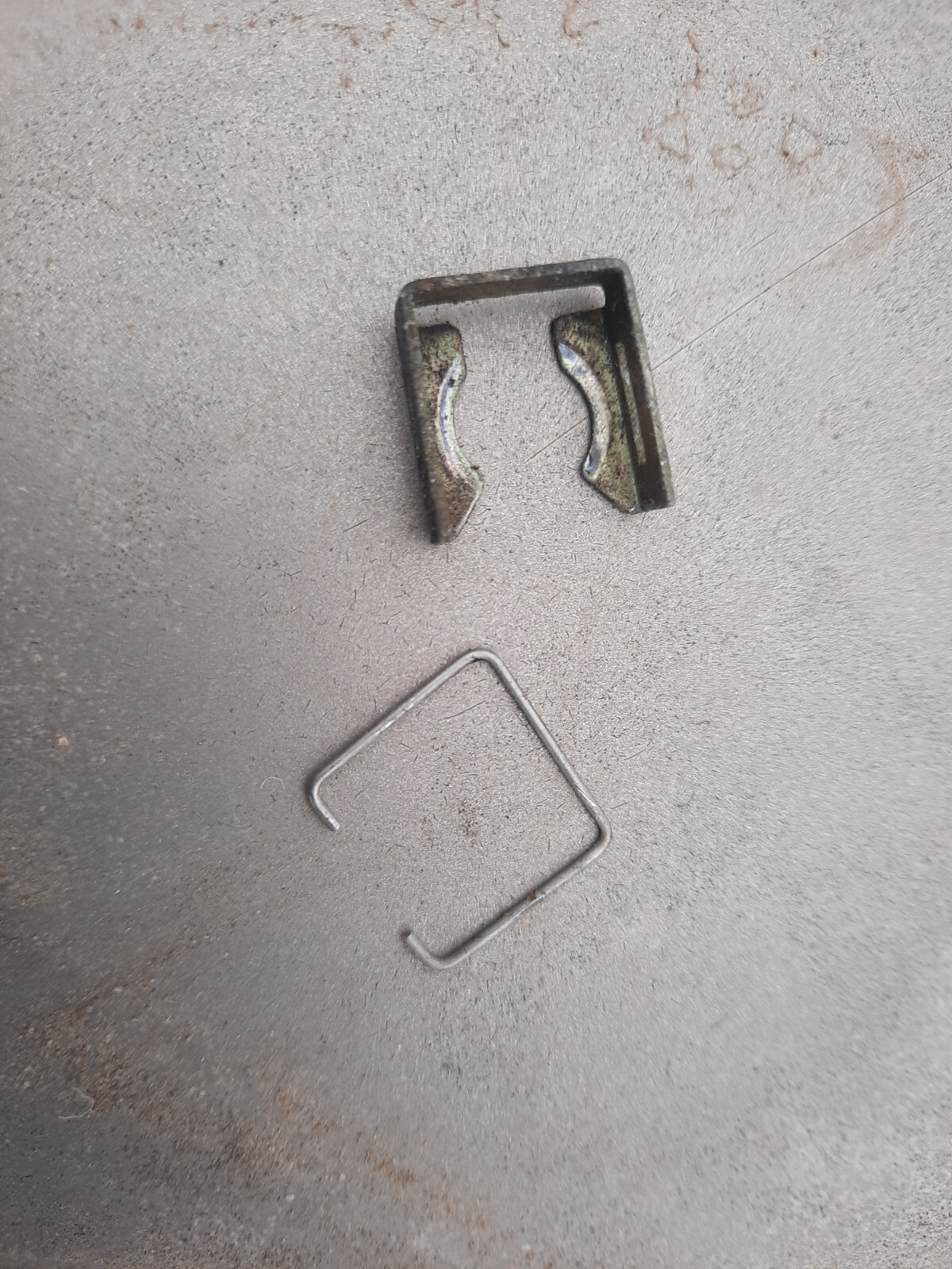1988-90 Jaguar XJ6 xjs VandenPlas Fuel Injector retainer clips pair | eBay
