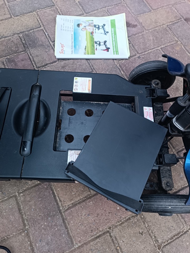 SOLAX Easy Life Folding Mobility Scooter - Manual, Spare Battery ...