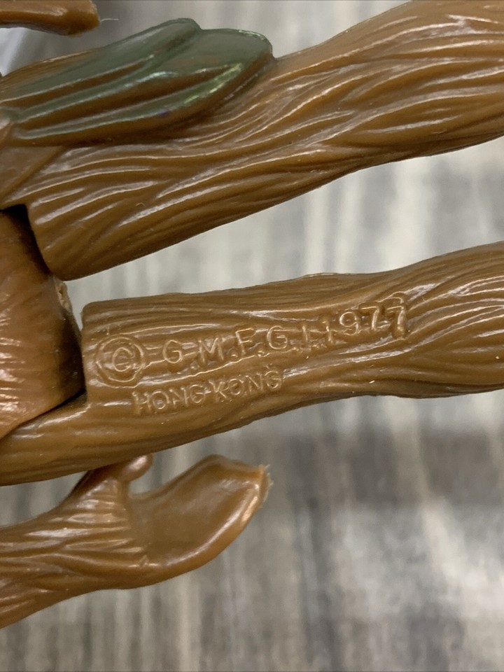 Vintage Star Wars Figures and Accessories Lot in Star World Case (1977 ...