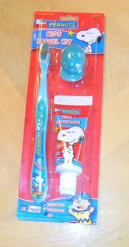 PEANUTS KIDS TRAVEL KIT SNOOPY CHARLIE BROWN TOOTHPASTE BRUSH CAP DR ...