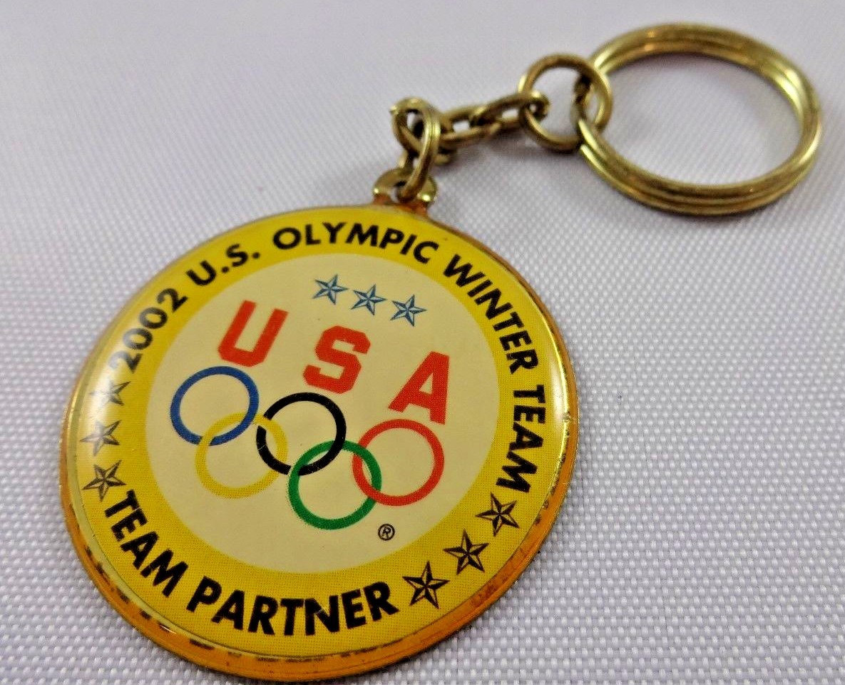 2002 U.S. OLYMPICS WINTER TEAM SOUVENIR KEY CHAIN SKIING LUGE SKATE ...