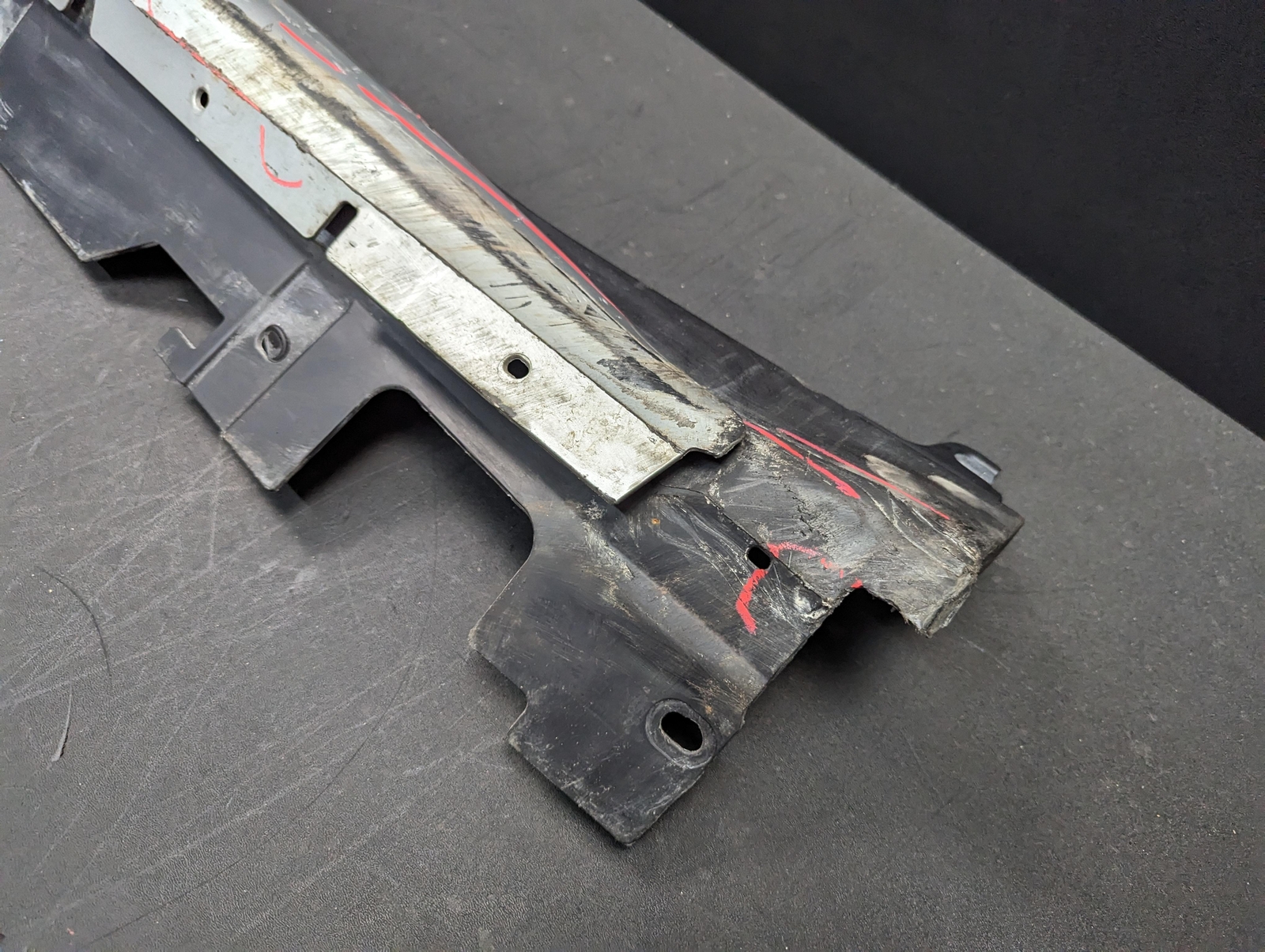 Right Rocker Panel Molding 2022 BMW X1 51777332328 2016 2017 2018 2019 ...