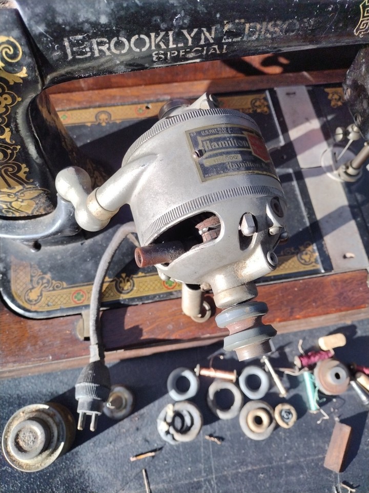 Antique Vintage Brooklyn Edison Special Electric Sewing Machine with ...