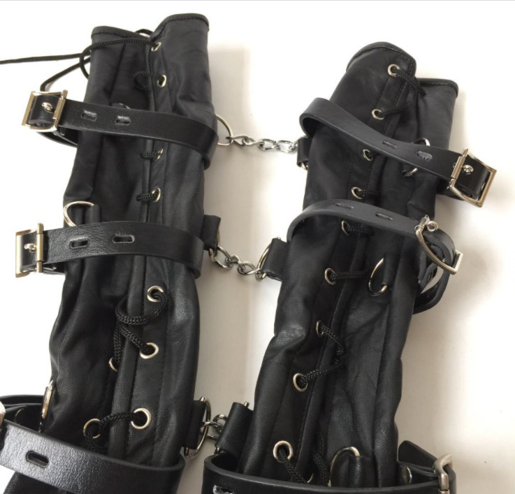 Armbinder Sheath