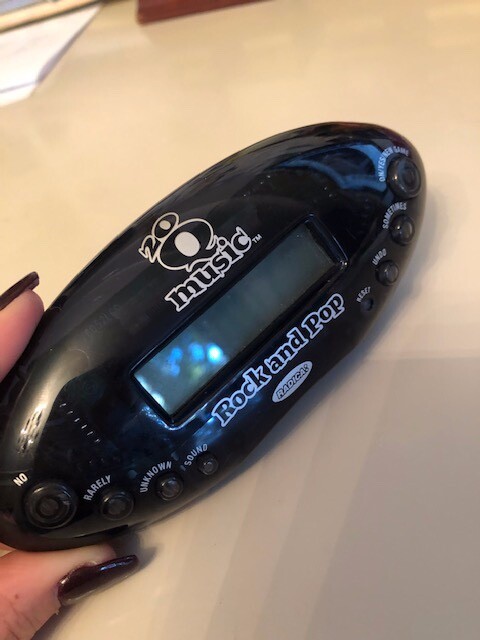 20 Q Questions Music Rock & Pop Electronic Handheld Game - Radica 2006 ...