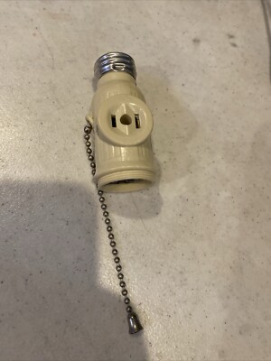 Cooper Ivory Lampholder Socket Adapter Pull Chain w/Outlet Receptacle ...