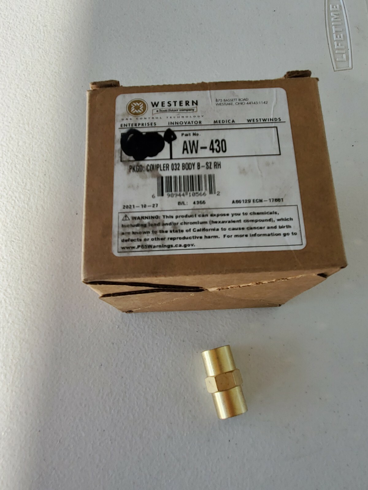 Western AW-430 Coupler Inert Gas CGA 032 RH Female to B Size RH Female ...