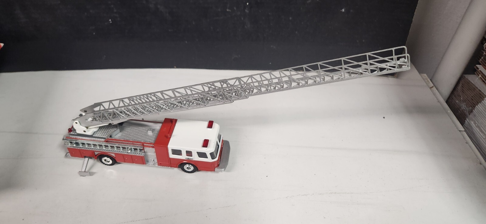 LE Conrad 5506 1/50 E-One 75' Aerial Ladder Fire Truck | eBay