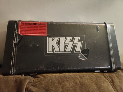 The Definitive KISS Collection 2001 5 CD BOX SET Guitar Case - Sealed ...