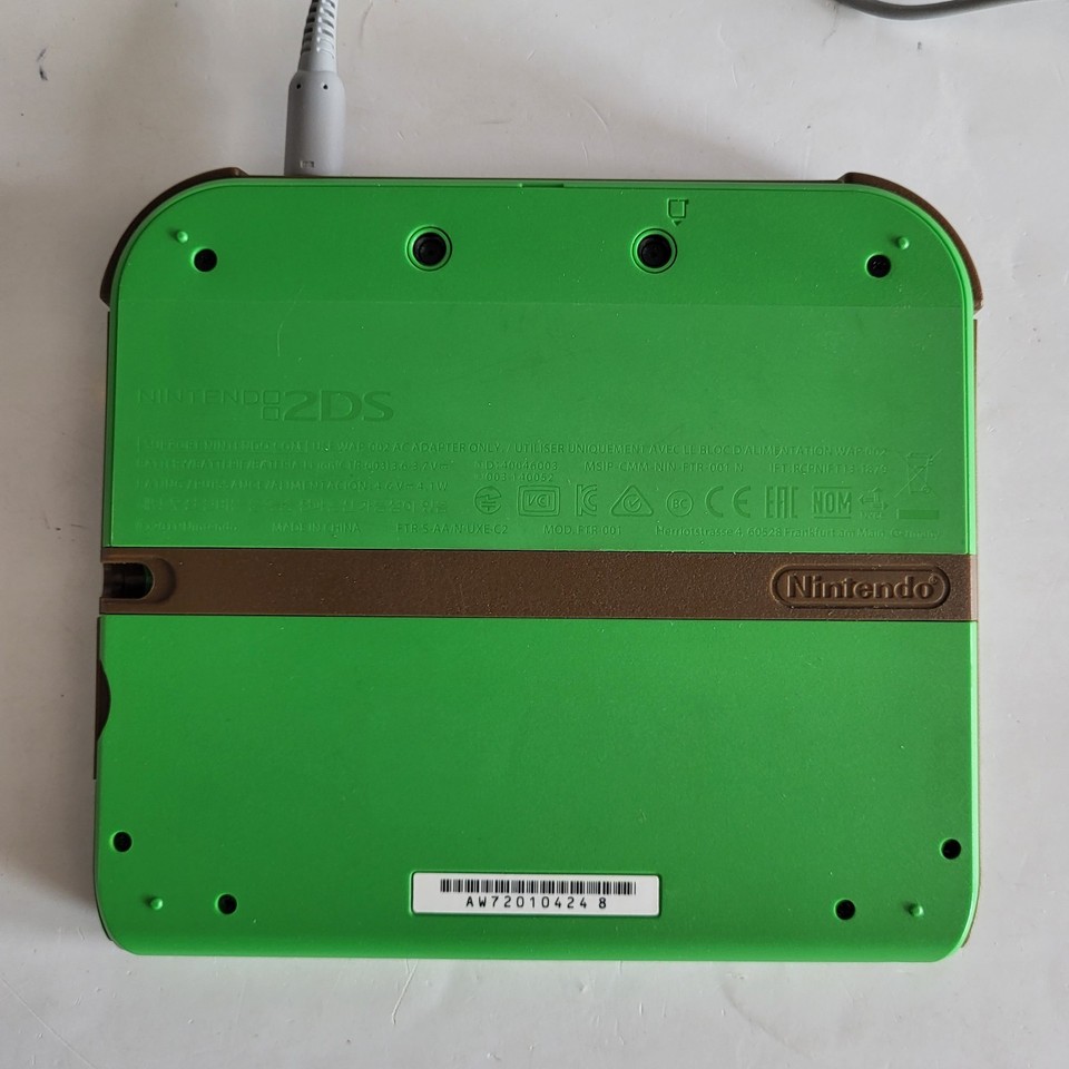 Nintendo 2DS Legend of Zelda Ocarina of Time Link Edition Green Console ...