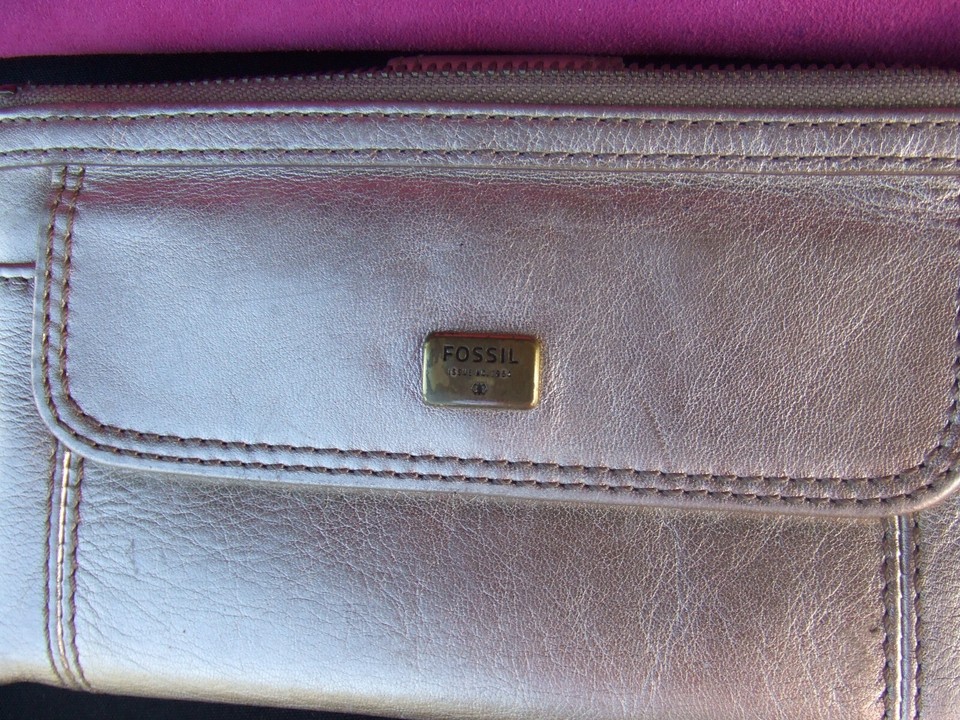 Fossil Pink / Magenta Handle suede Gold inside purse with Matching Gold ...