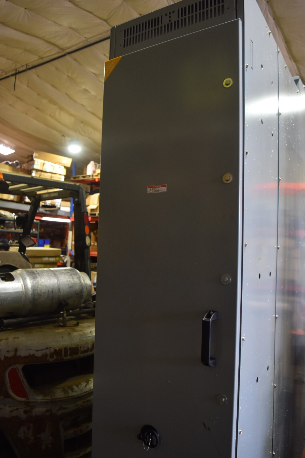 Eaton 4000A ARC RESISTANT LOW VOLTAGE SWITCHGEAR ASSEMBLY TYPE 2B 65KVA ...