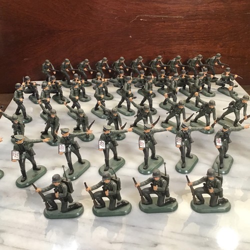 1971 Britains plastic German Soldiers. Lot of 48. Great Cond. Free ...