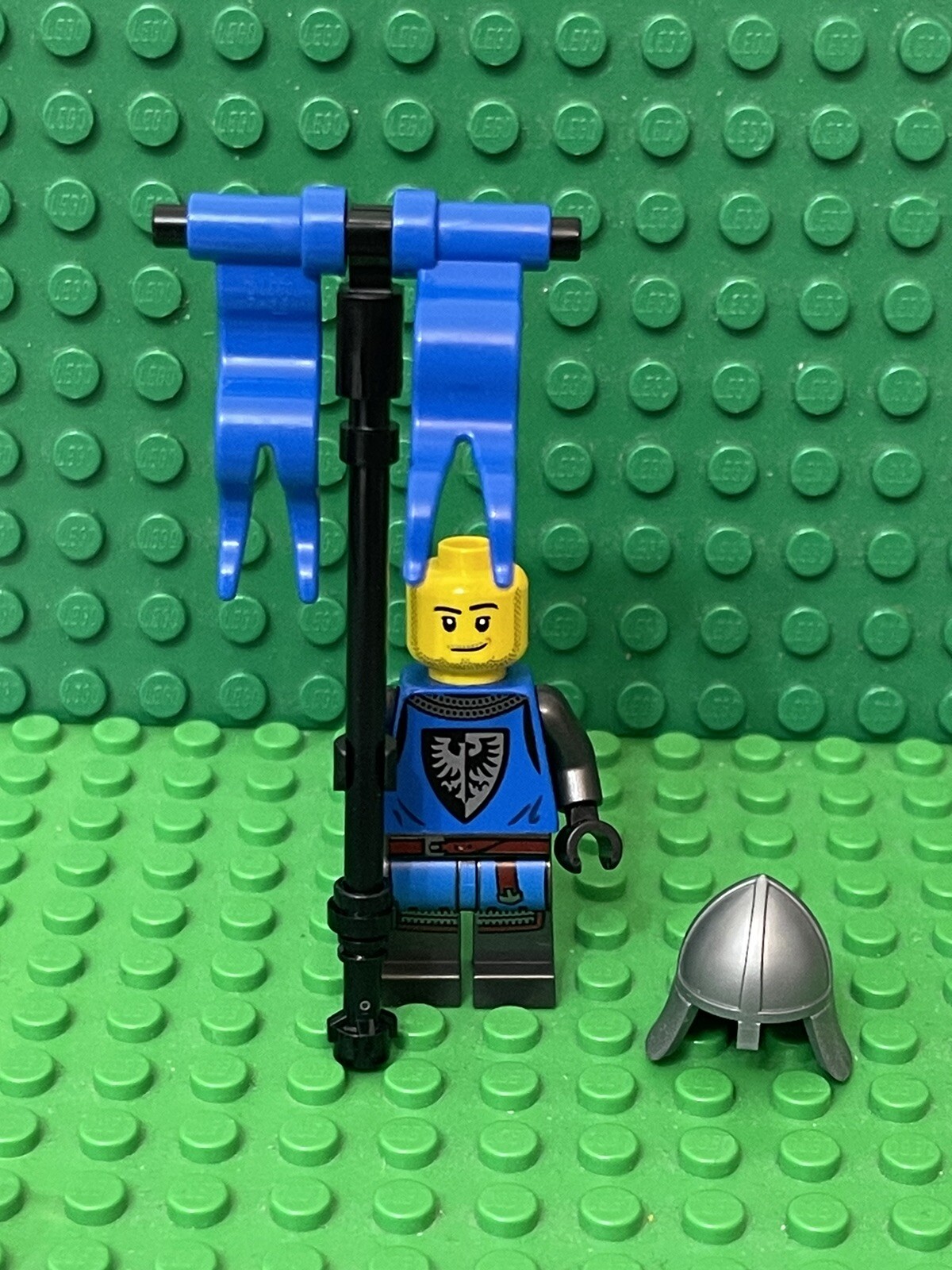 Lego Castle Black Falcon Shield Pattern Guard Mini Figure With Blue ...
