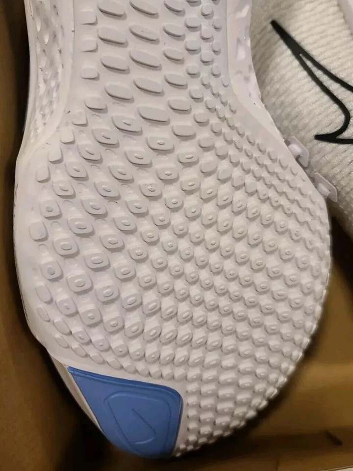 NEW Men's Size 15 Nike Invincible 2 White University Blue Black Shoes ...