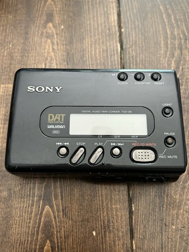 Sony TCD-D8 Walkman Portable DAT Recorder Digital Audio Tape Parts Only ...