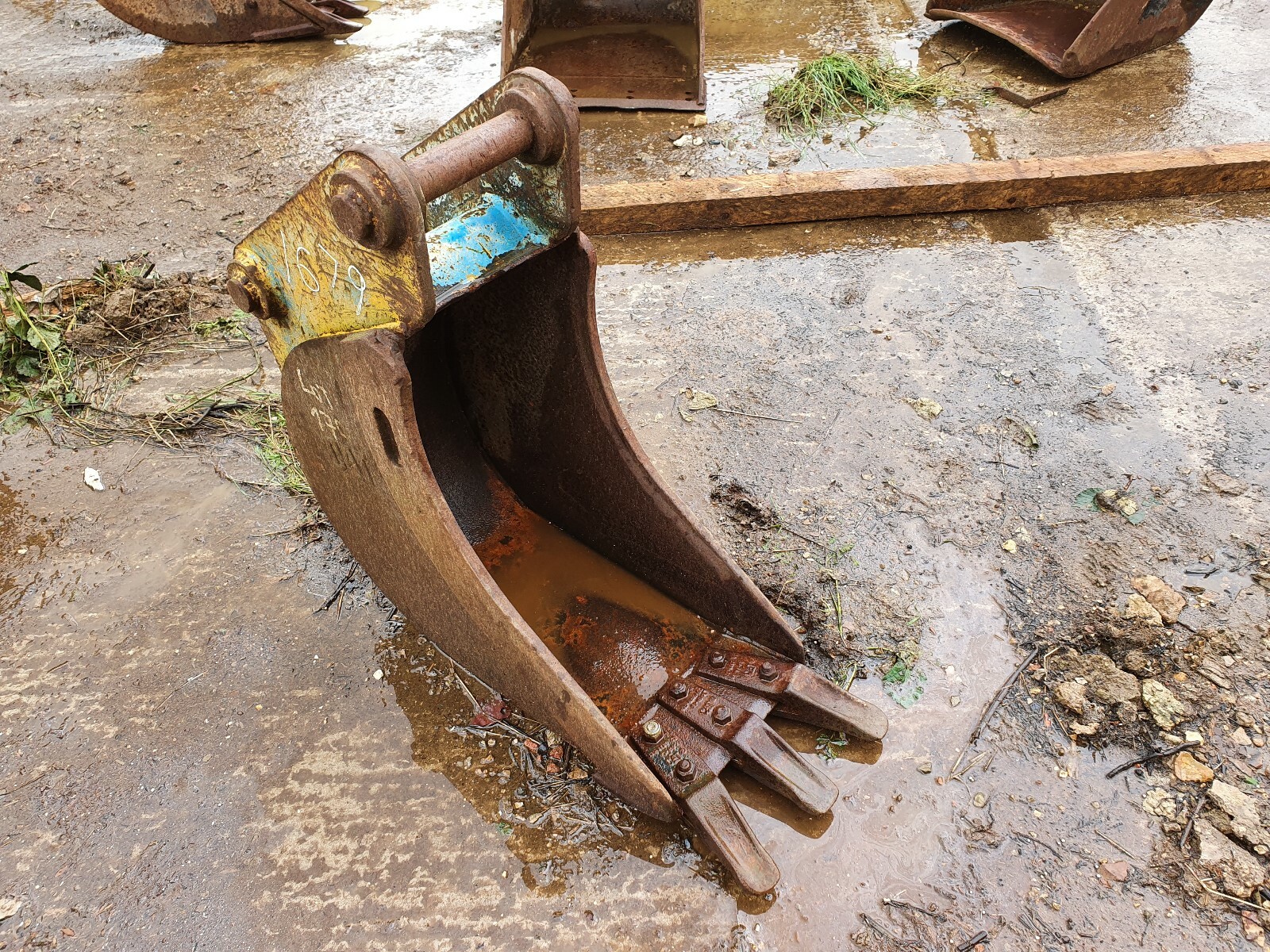 300mm Excavator Trenching Bucket suit 5-8 Ton 45mm pin x 165mm x 300mm ...