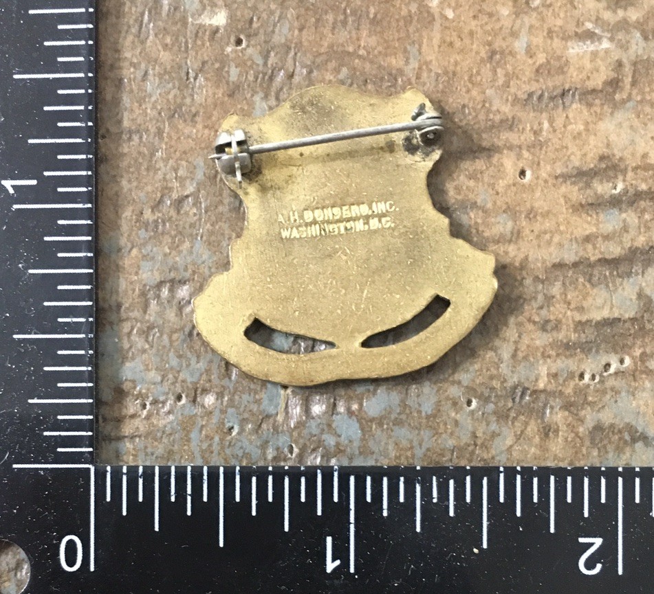 WW2 US Army 19th Infantry Regiment DI DUI Unit Crest Pinback PB Pin ...