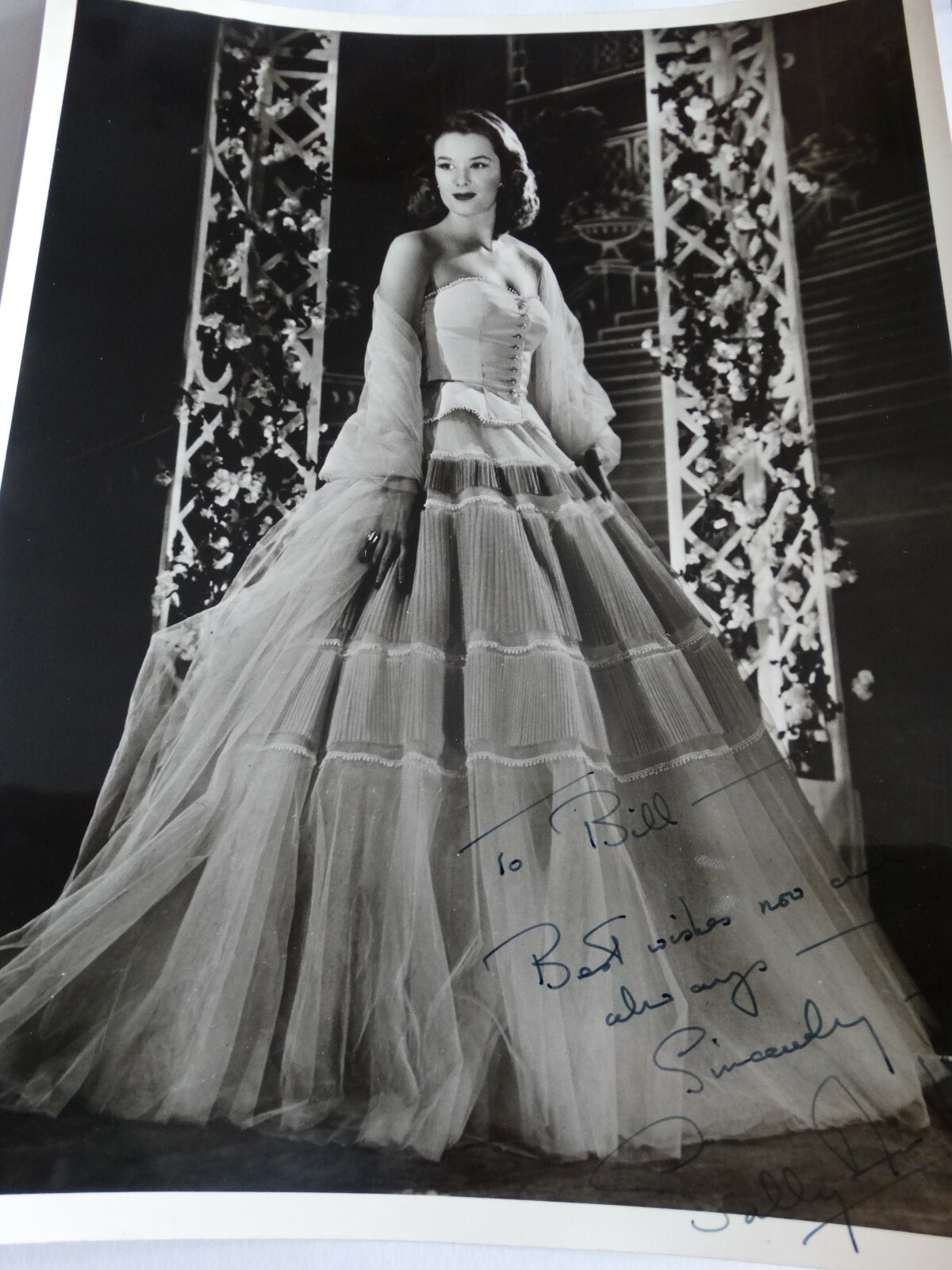 GENUINE Autographed SALLY ANNE HOWES 8x10" vintage signed photo +Full C ...