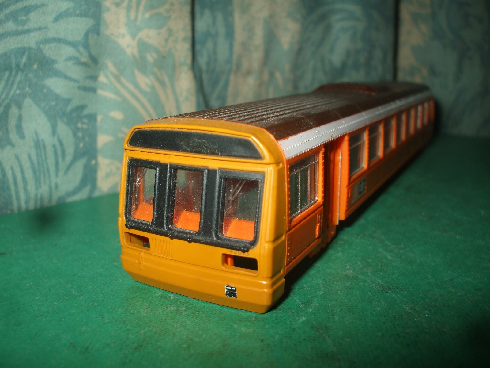 HORNBY CLASS 142 PACER RAILBUS DMU BODY ONLY - GMPTE ORANGE - No.2 ...