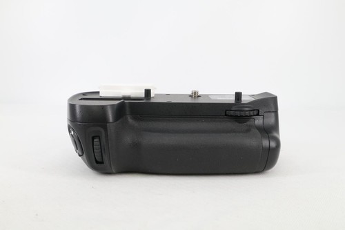 Nikon MB-D15 Grip Multi Battery Power Pack for D7200 and D7100 Digital ...