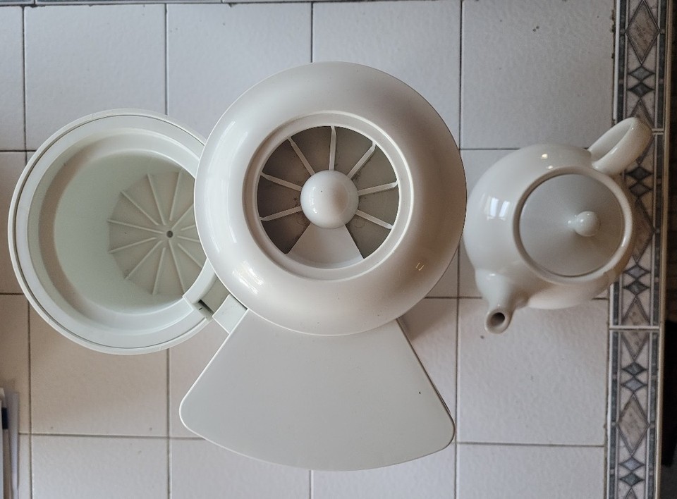 Mrs Tea by Mr Coffee - Hot Tea Maker With White Ceramic Pot Missing ...