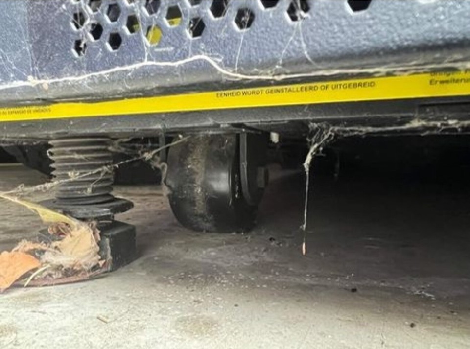 42U IBM Fully Enclosed Server Rack 7014-T42:44”x26”x80” | eBay