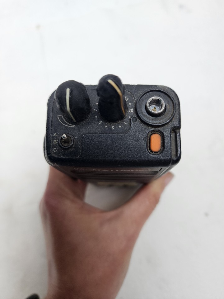 MOTOROLA HT1000 HO1KDC9AA3DN VHF 16CH 136-174MHZ - NO BATTERY | eBay