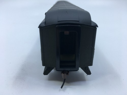 HO Walthers 932-10149 Unlettered Heavyweight Paired Window Coach ...