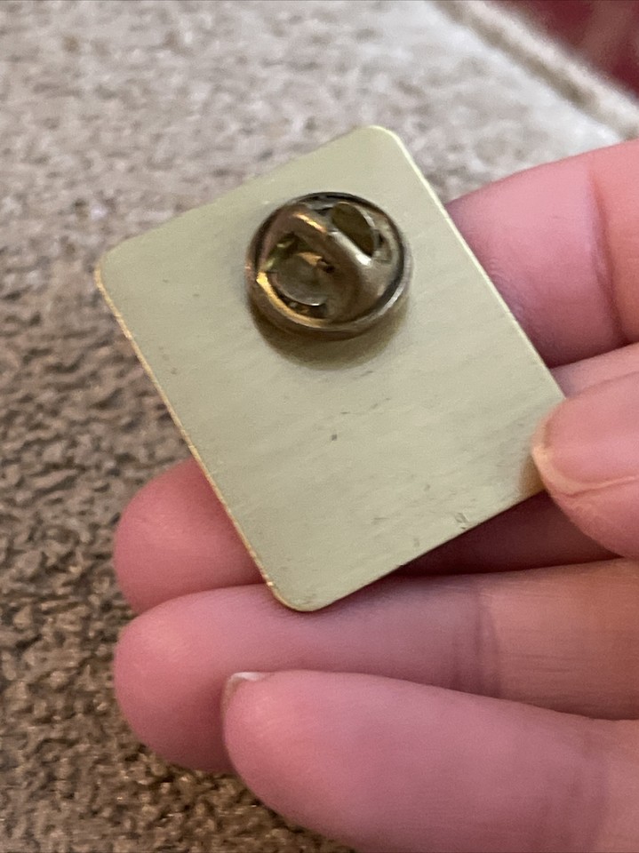 2004 CMA Music Festival Gold Tone Lapel Pin (CC) | eBay