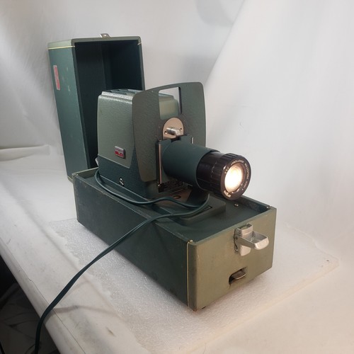 Vintage Argus 300 Automatic 35mm Projector Green w case | eBay