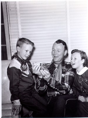 RARE STILL ROY ROGERS WITH HIS KIDS #7 | eBay