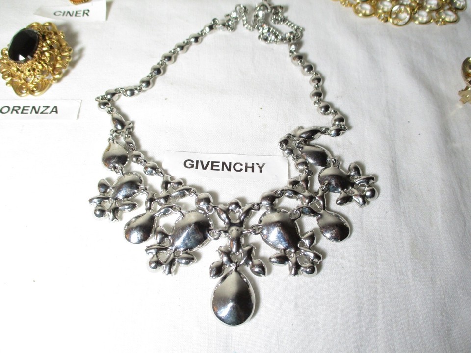 Vintage Gold Tone Jewelry Lot Givenchy Trifari Ciner SAL Florenza Anne ...