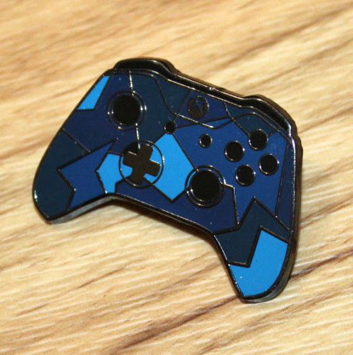 GAMESCOM 2018 Xbox One Controller Rare Pin Badge Midnight Blue Forces ...