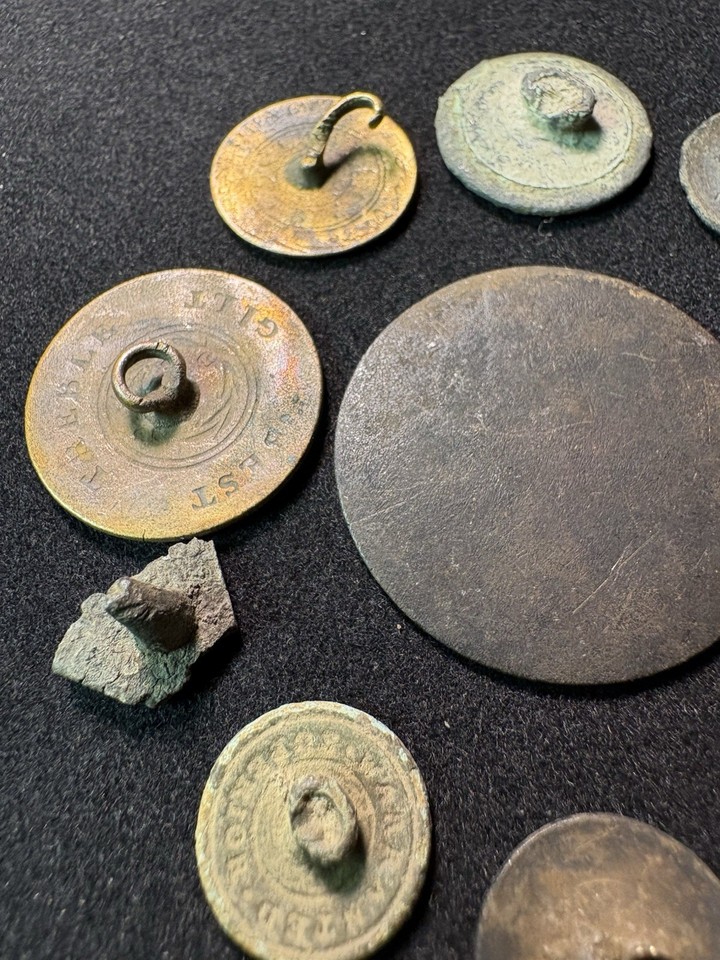 Colonial Dug Flat Button Lot (10) | 1700s Brass & Tombac | Metal ...