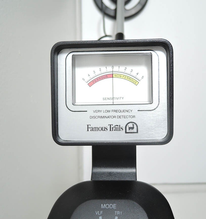 WORKING FAMOUS TRAILS MD-7030 DISCRIMINATOR METAL DETECTOR. | eBay
