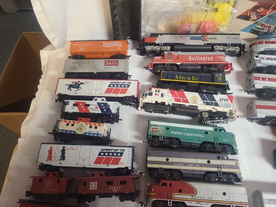 HUMONGOUS LOT OF HO ENGINES & ROLLING STOCK - TRACK - ACCESSORIES - ETC ...