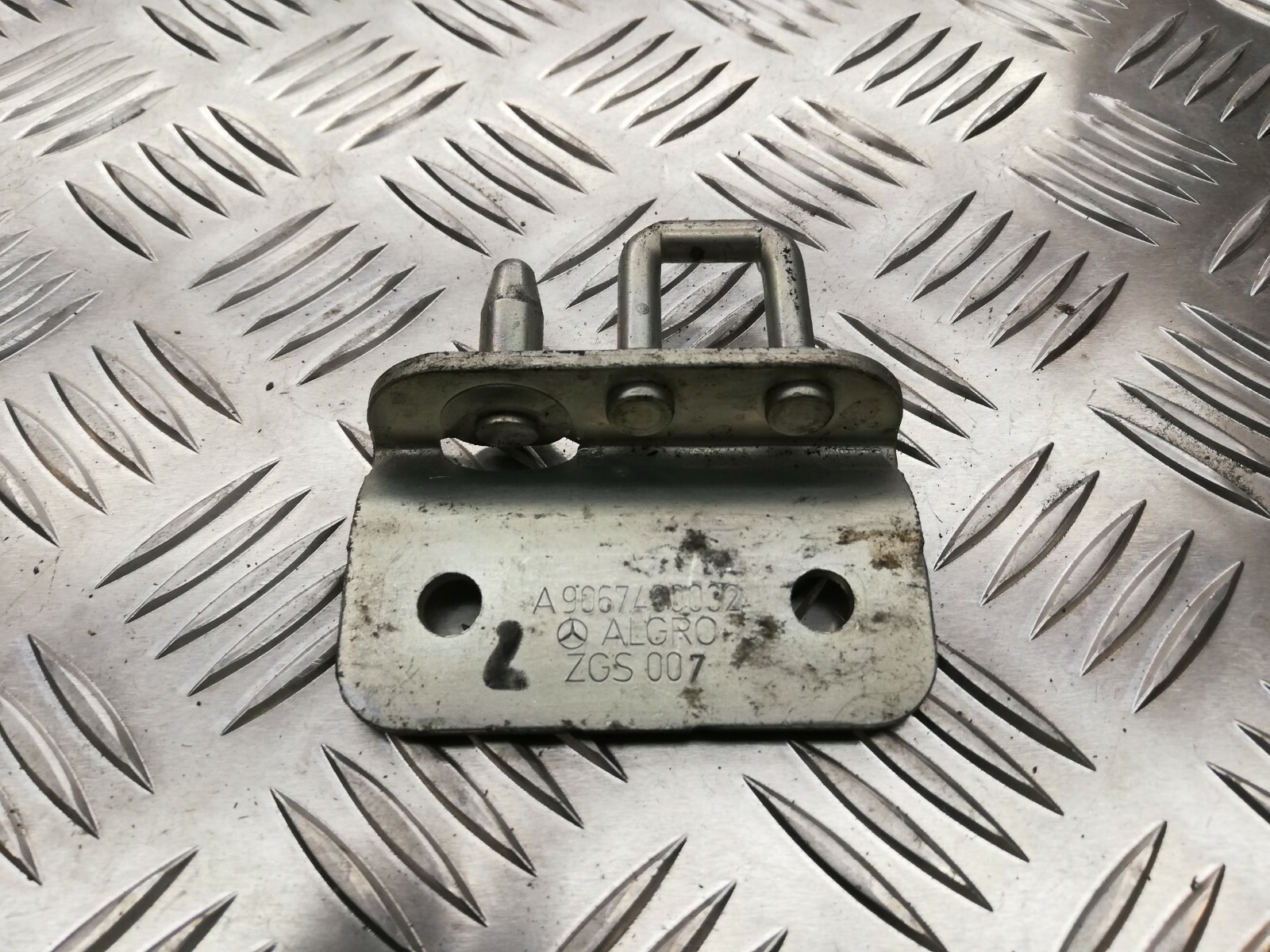 D1 MERCEDES BENZ Sprinter 906 Rear Trunk Door Lock A9067400032 ZGS007 ...